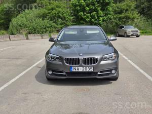 Grey BMW 520 2015 in Riga, with an engine capacity of 2.00 L and mileage of 276 thousand km for 10700 €, photo 3 on AUTOMOTO.COM.LV