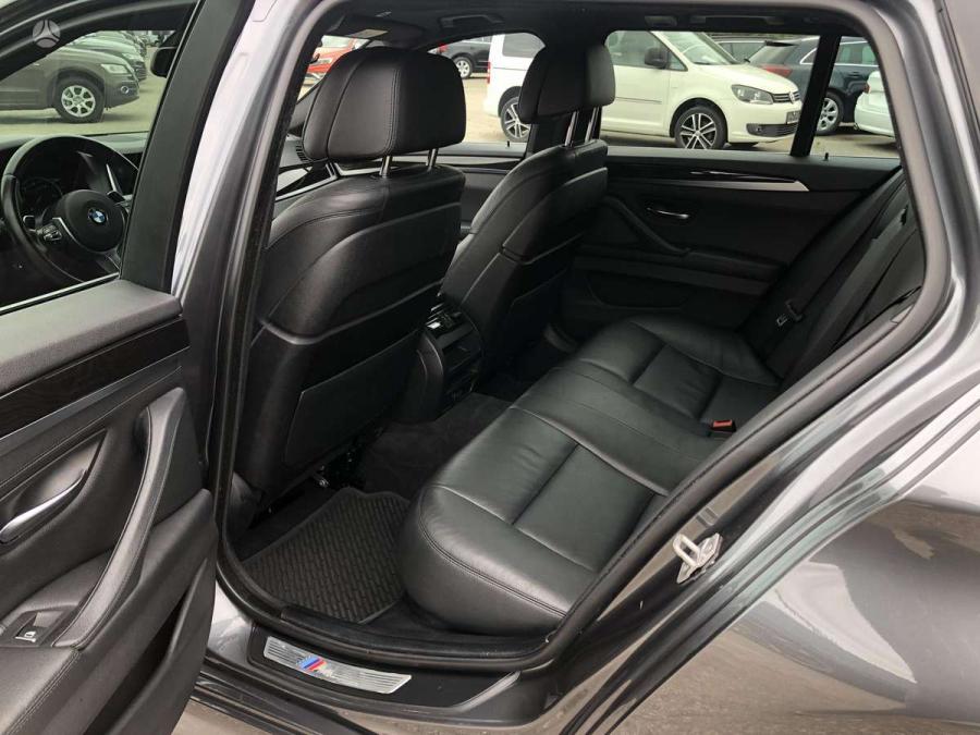 Grey BMW 520 2015 in Utena, with an engine capacity of 2.00 L and mileage of 247 thousand km for 13400 €, photo 12 on AUTOMOTO.COM.LV