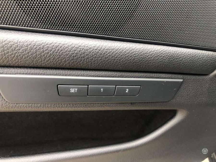 Grey BMW 520 2015 in Utena, with an engine capacity of 2.00 L and mileage of 247 thousand km for 13400 €, photo 17 on AUTOMOTO.COM.LV