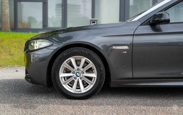 Pelēks BMW 520 2015 Viļņa, ar dzinēja tilpumu 2.00 L un nobraukumu 260 tūkst. km par 11500 €, foto 9 vietnē AUTOMOTO.COM.LV