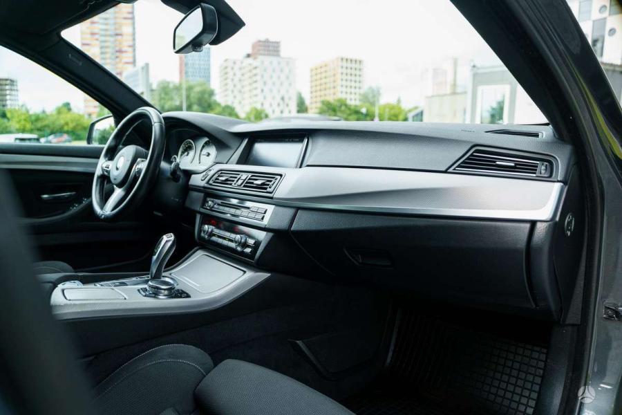 Pelēks BMW 520 2015 Viļņa, ar dzinēja tilpumu 2.00 L un nobraukumu 260 tūkst. km par 11500 €, foto 21 vietnē AUTOMOTO.COM.LV