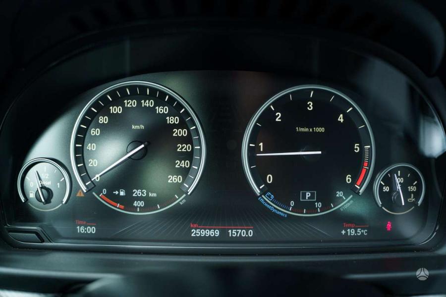 Pelēks BMW 520 2015 Viļņa, ar dzinēja tilpumu 2.00 L un nobraukumu 260 tūkst. km par 11500 €, foto 27 vietnē AUTOMOTO.COM.LV