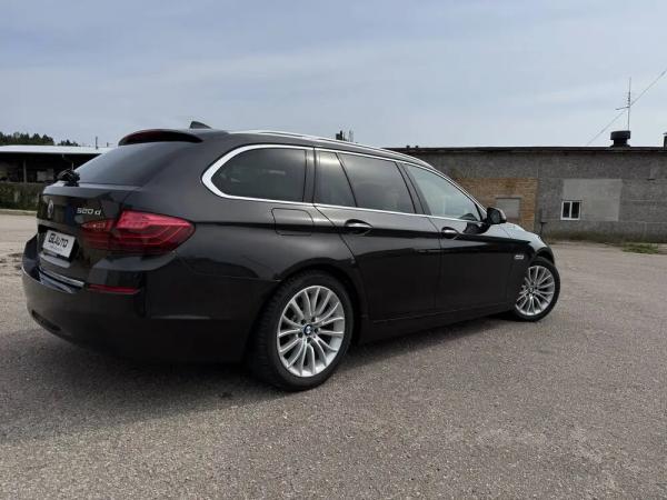 Grey BMW 520 2015 in Tukums, with an engine capacity of 2.00 L and mileage of 257 thousand km for 10990 €, photo 3 on AUTOMOTO.COM.LV