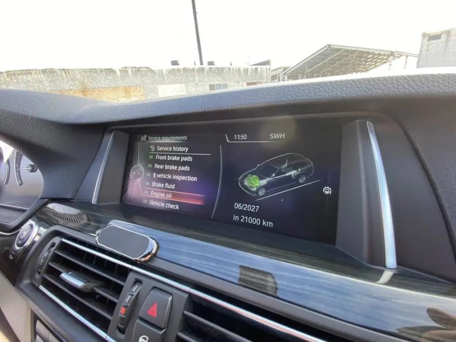 Pelēks BMW 520 2015 Tukums, ar dzinēja tilpumu 2.00 L un nobraukumu 257 tūkst. km par 10990 €, foto 21 vietnē AUTOMOTO.COM.LV