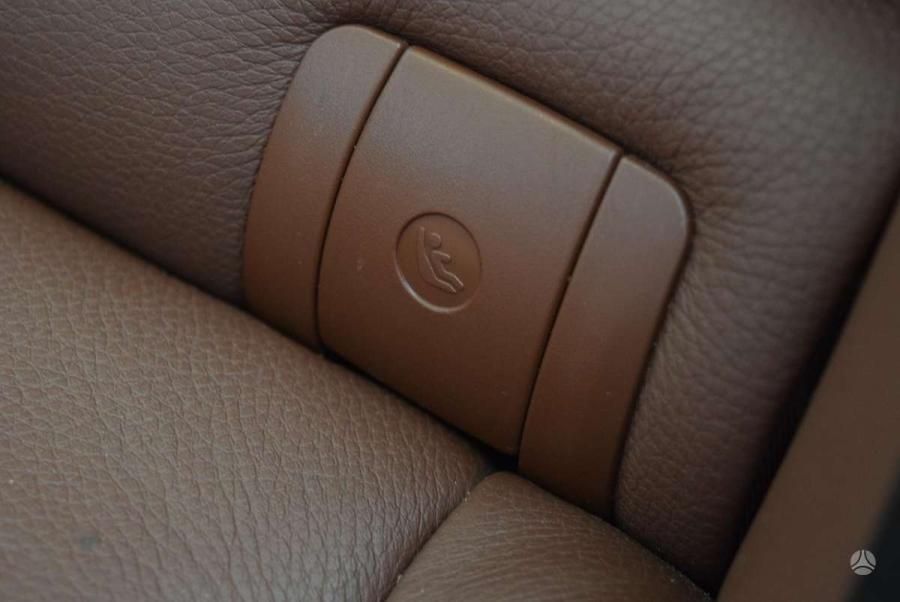 Grey BMW 520 2015 in Vilnius, with an engine capacity of 2.00 L and mileage of 249 thousand km for 10200 €, photo 12 on AUTOMOTO.COM.LV