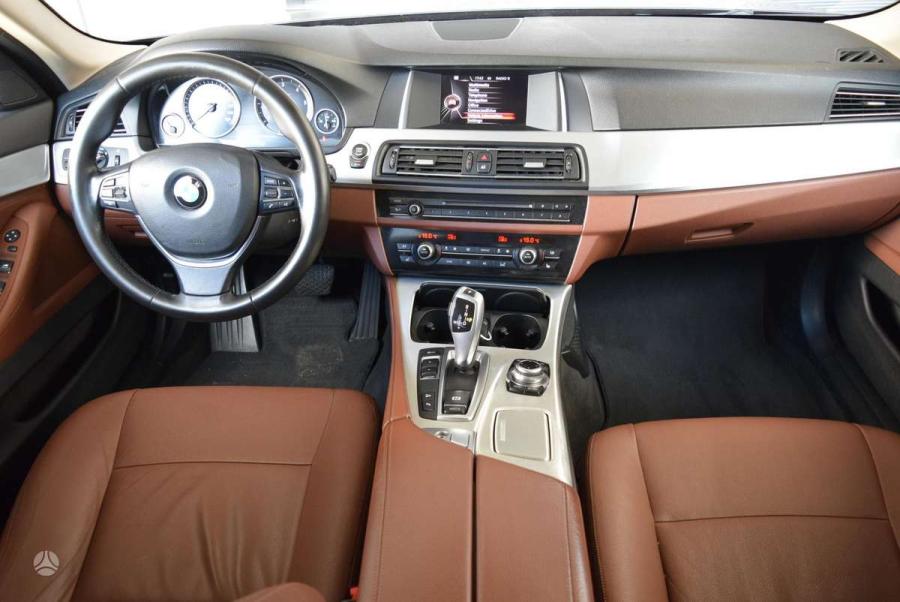 Grey BMW 520 2015 in Vilnius, with an engine capacity of 2.00 L and mileage of 249 thousand km for 10200 €, photo 13 on AUTOMOTO.COM.LV