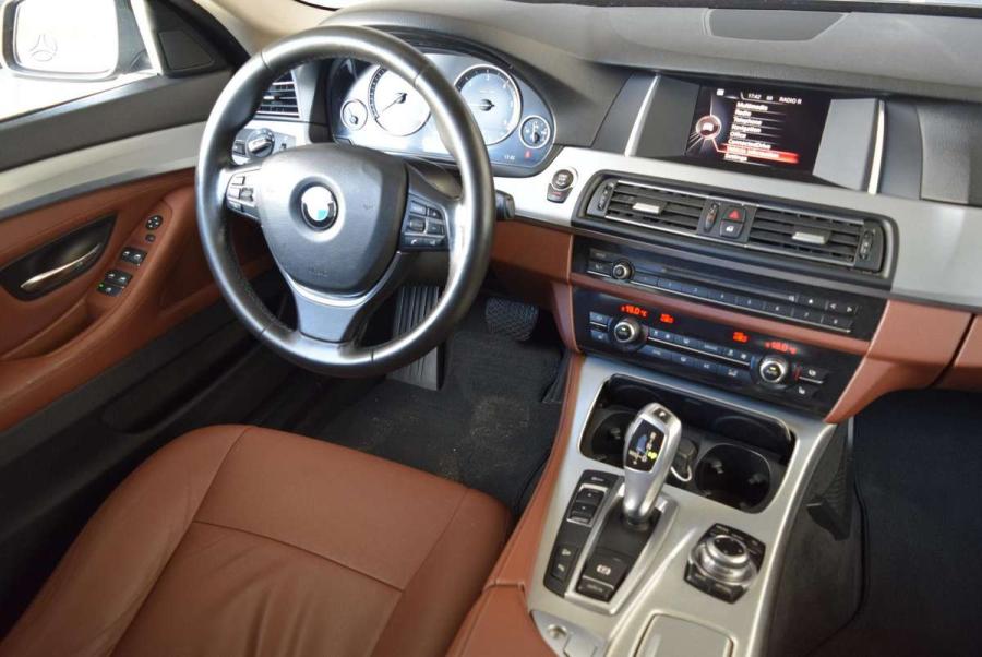 Grey BMW 520 2015 in Vilnius, with an engine capacity of 2.00 L and mileage of 249 thousand km for 10200 €, photo 14 on AUTOMOTO.COM.LV