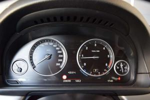 Grey BMW 520 2015 in Vilnius, with an engine capacity of 2.00 L and mileage of 249 thousand km for 10200 €, photo 19 on AUTOMOTO.COM.LV