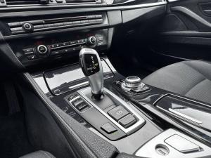 Grey BMW 520 2015 in Daugavpils, with an engine capacity of 2.00 L and mileage of 291 thousand km for 9600 €, photo 18 on AUTOMOTO.COM.LV