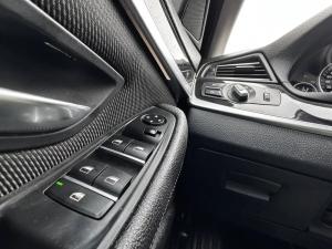 Grey BMW 520 2015 in Daugavpils, with an engine capacity of 2.00 L and mileage of 291 thousand km for 9600 €, photo 19 on AUTOMOTO.COM.LV