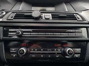 Grey BMW 520 2015 in Daugavpils, with an engine capacity of 2.00 L and mileage of 291 thousand km for 9600 €, photo 20 on AUTOMOTO.COM.LV