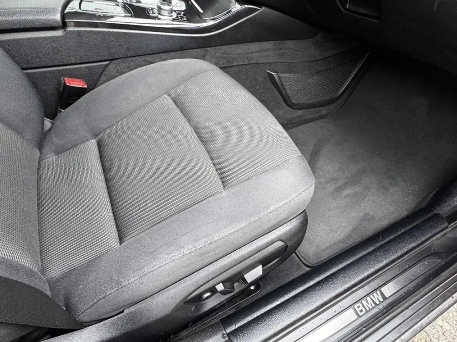 Grey BMW 520 2015 in Daugavpils, with an engine capacity of 2.00 L and mileage of 291 thousand km for 9600 €, photo 21 on AUTOMOTO.COM.LV