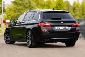 Grey BMW 520 2015 in Jelgava, with an engine capacity of 2.00 L and mileage of 243 thousand km for 11400 €, photo 5 on AUTOMOTO.COM.LV
