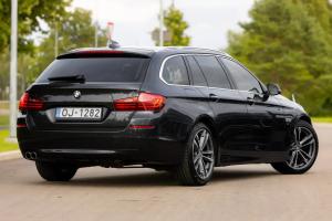 Grey BMW 520 2015 in Jelgava, with an engine capacity of 2.00 L and mileage of 243 thousand km for 11400 €, photo 7 on AUTOMOTO.COM.LV