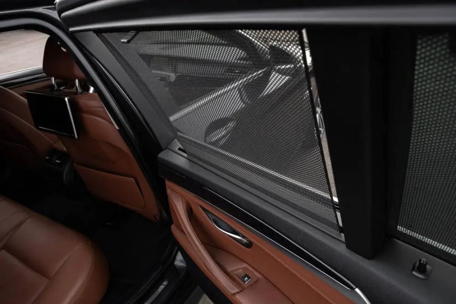 Grey BMW 520 2015 in Jelgava, with an engine capacity of 2.00 L and mileage of 243 thousand km for 11400 €, photo 10 on AUTOMOTO.COM.LV