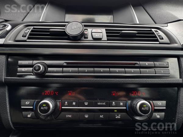 Grey BMW 520 2015 in Daugavpils, with an engine capacity of 2.00 L and mileage of 292 thousand km for 9600 €, photo 10 on AUTOMOTO.COM.LV