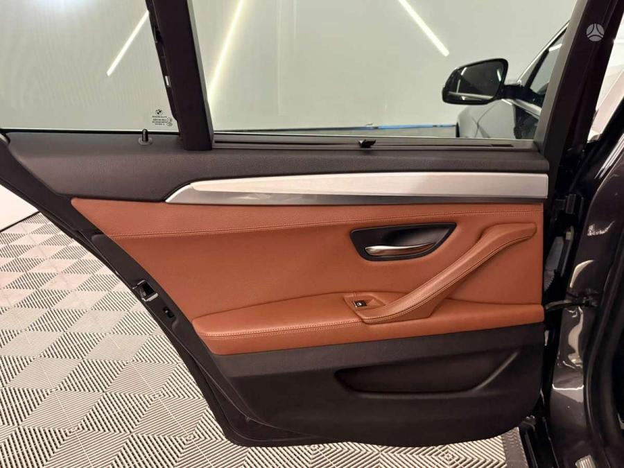 Grey BMW 520 2015 in Marijampole, with an engine capacity of 2.00 L and mileage of 362 thousand km for 9999 €, photo 20 on AUTOMOTO.COM.LV