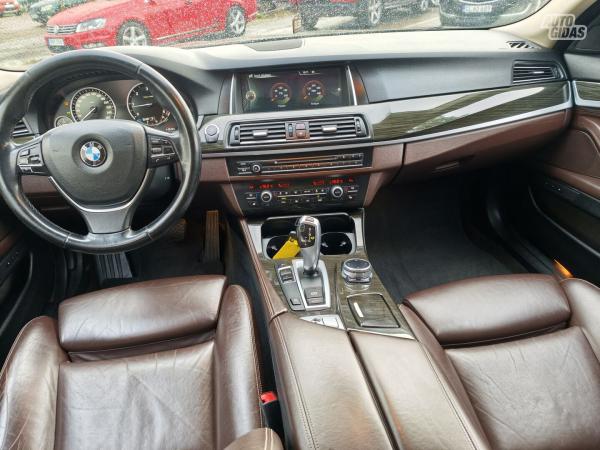 Grey BMW 520 2015 in Utena, with an engine capacity of 2.00 L and mileage of 293 thousand km for 9590 €, photo 9 on AUTOMOTO.COM.LV