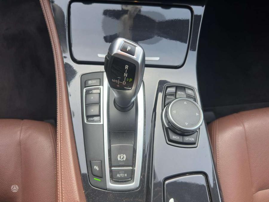 Pelēks BMW 520 2015 Šauļi, ar dzinēja tilpumu 2.00 L un nobraukumu 253 tūkst. km par 10400 €, foto 24 vietnē AUTOMOTO.COM.LV