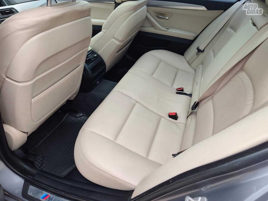 Grey BMW 520 2015 in Siauliai, with an engine capacity of 2.00 L and mileage of 277 thousand km for 10900 €, photo 15 on AUTOMOTO.COM.LV