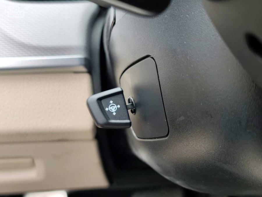 Grey BMW 520 2015 in Siauliai, with an engine capacity of 2.00 L and mileage of 277 thousand km for 10900 €, photo 21 on AUTOMOTO.COM.LV