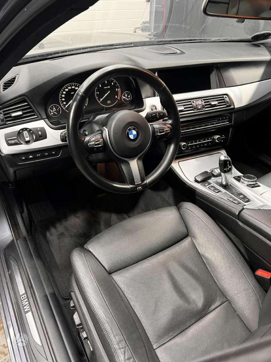 Pelēks BMW 520 2016 Utena, ar dzinēja tilpumu 2.00 L un nobraukumu 306 tūkst. km par 13650 €, foto 37 vietnē AUTOMOTO.COM.LV