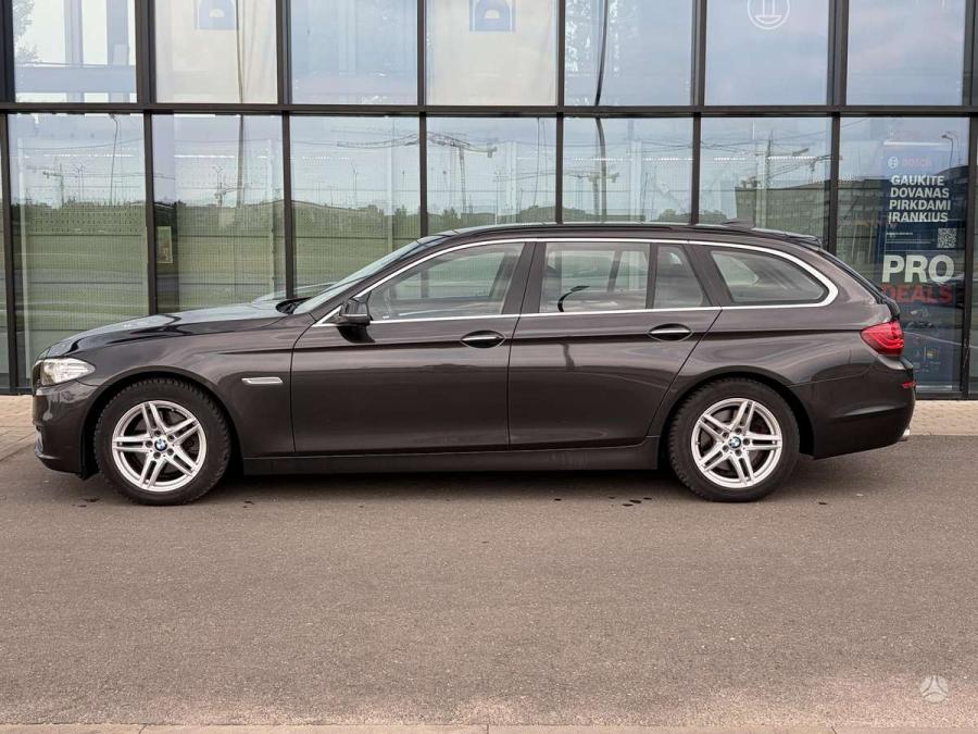 Grey BMW 520 2016 in Vilnius, with an engine capacity of 2.00 L and mileage of 264 thousand km for 11699 €, photo 6 on AUTOMOTO.COM.LV