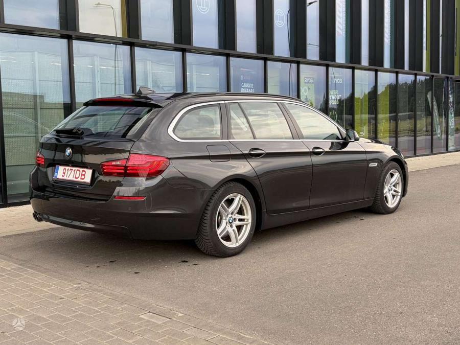 Grey BMW 520 2016 in Vilnius, with an engine capacity of 2.00 L and mileage of 264 thousand km for 11699 €, photo 14 on AUTOMOTO.COM.LV