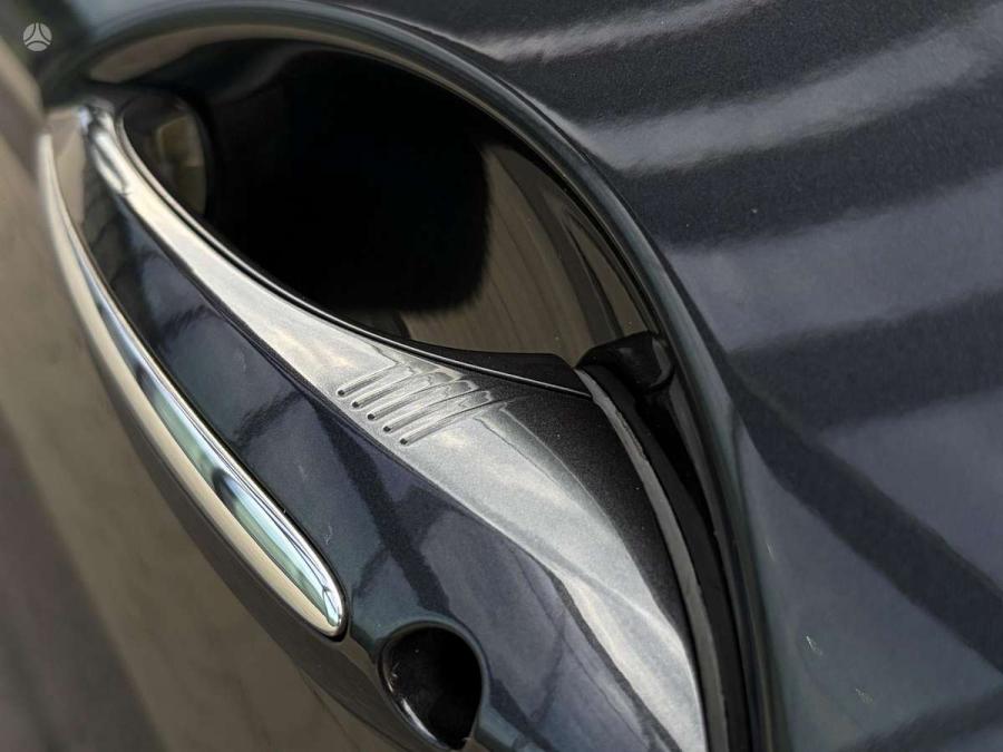 Grey BMW 520 2016 in Vilnius, with an engine capacity of 2.00 L and mileage of 264 thousand km for 11699 €, photo 17 on AUTOMOTO.COM.LV