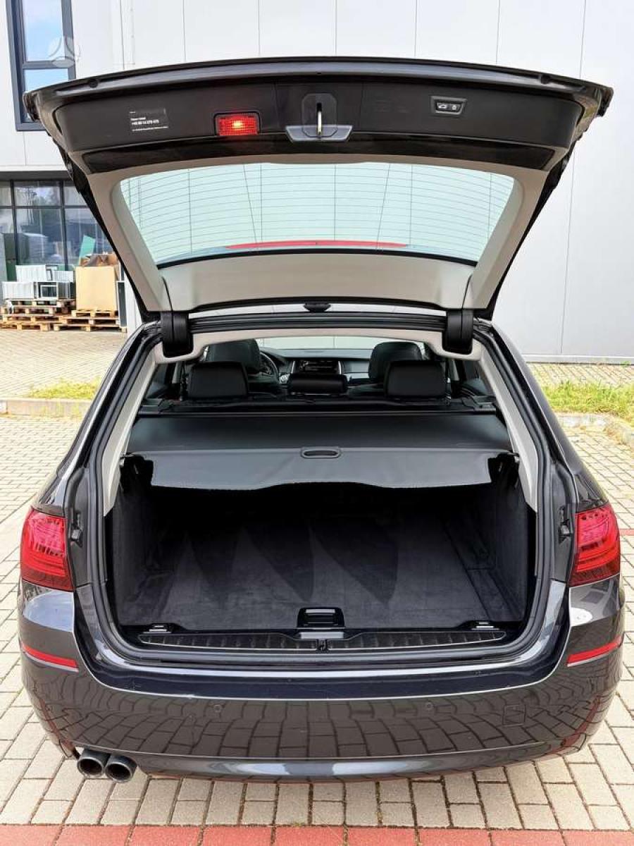 Grey BMW 520 2016 in Vilnius, with an engine capacity of 2.00 L and mileage of 264 thousand km for 11699 €, photo 20 on AUTOMOTO.COM.LV