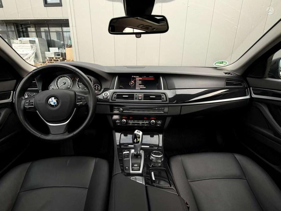 Grey BMW 520 2016 in Vilnius, with an engine capacity of 2.00 L and mileage of 264 thousand km for 11699 €, photo 21 on AUTOMOTO.COM.LV