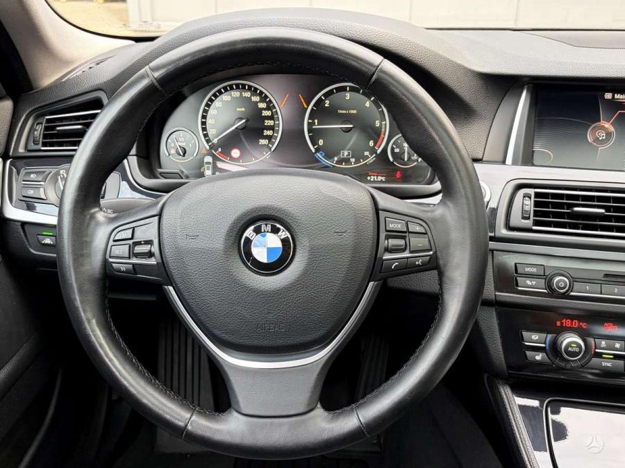Grey BMW 520 2016 in Vilnius, with an engine capacity of 2.00 L and mileage of 264 thousand km for 11699 €, photo 22 on AUTOMOTO.COM.LV