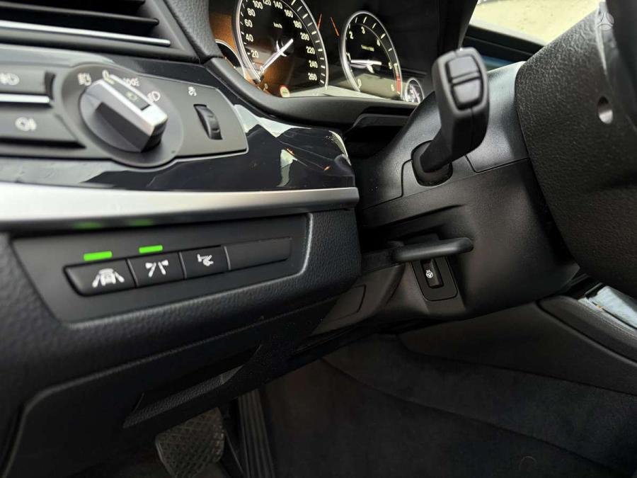 Grey BMW 520 2016 in Vilnius, with an engine capacity of 2.00 L and mileage of 264 thousand km for 11699 €, photo 25 on AUTOMOTO.COM.LV