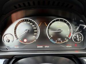 Grey BMW 520 2016 in Vilnius, with an engine capacity of 2.00 L and mileage of 264 thousand km for 11699 €, photo 27 on AUTOMOTO.COM.LV