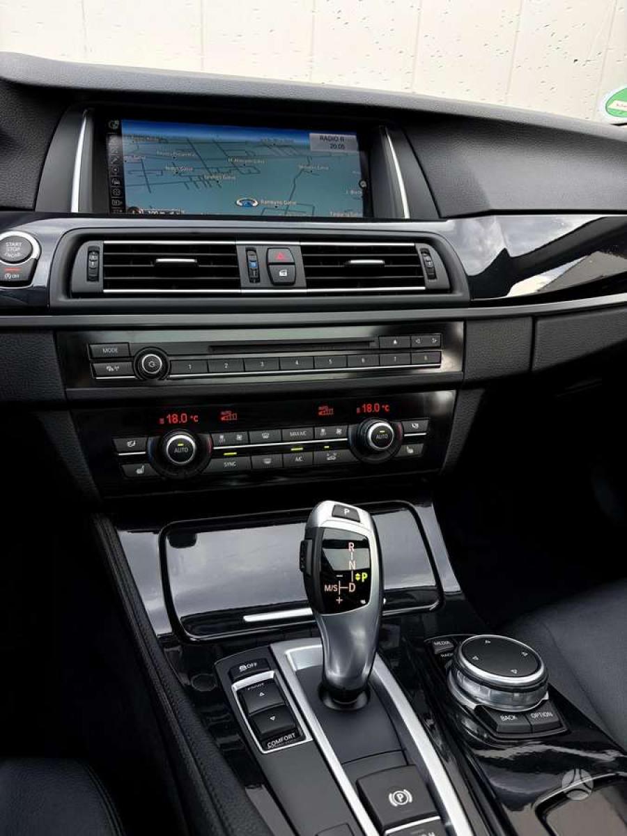 Grey BMW 520 2016 in Vilnius, with an engine capacity of 2.00 L and mileage of 264 thousand km for 11699 €, photo 28 on AUTOMOTO.COM.LV