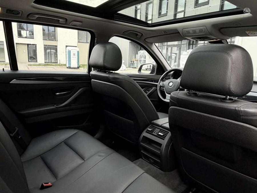 Grey BMW 520 2016 in Vilnius, with an engine capacity of 2.00 L and mileage of 264 thousand km for 11699 €, photo 32 on AUTOMOTO.COM.LV