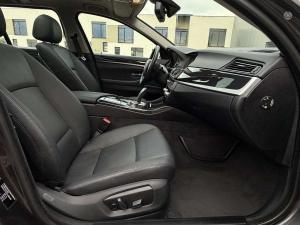 Grey BMW 520 2016 in Vilnius, with an engine capacity of 2.00 L and mileage of 264 thousand km for 11699 €, photo 35 on AUTOMOTO.COM.LV