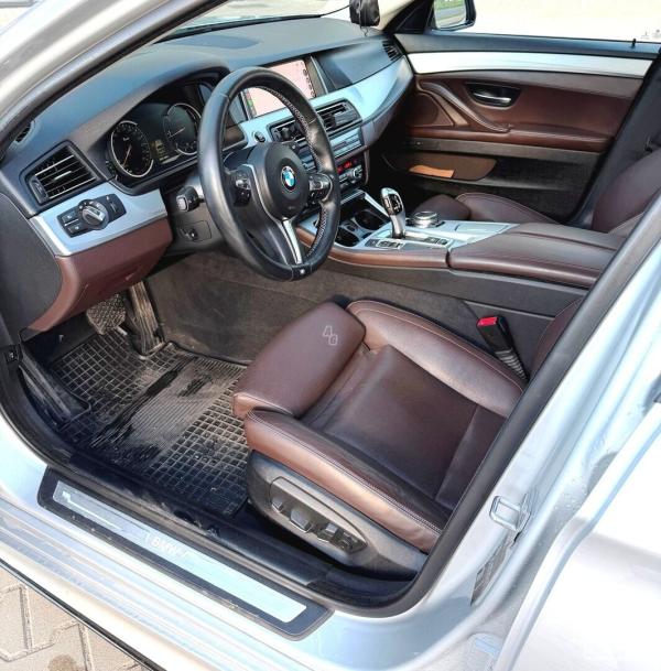 Grey BMW 520 2016 in Panevezys, with an engine capacity of 2.00 L and mileage of 258 thousand km for 12000 €, photo 6 on AUTOMOTO.COM.LV