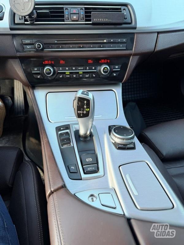 Grey BMW 520 2016 in Panevezys, with an engine capacity of 2.00 L and mileage of 258 thousand km for 12000 €, photo 10 on AUTOMOTO.COM.LV