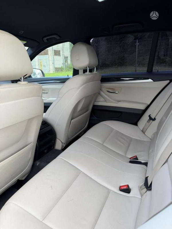 Grey BMW 520 2016 in Kazlu Ruda, with an engine capacity of 2.00 L and mileage of 265 thousand km for 8250 €, photo 8 on AUTOMOTO.COM.LV