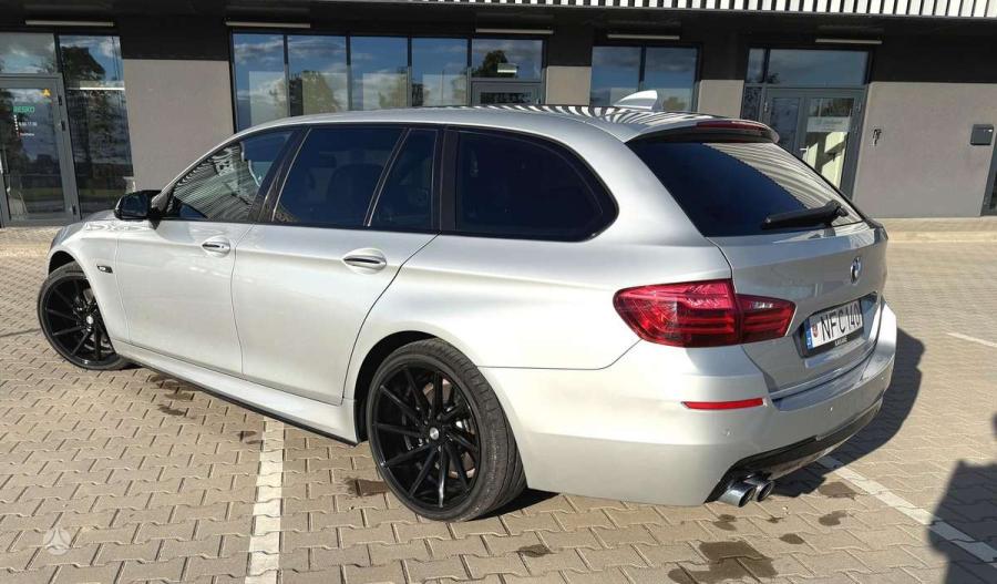 Grey BMW 520 2016 in Panevezys, with an engine capacity of 2.00 L and mileage of 258 thousand km for 12000 €, photo 4 on AUTOMOTO.COM.LV