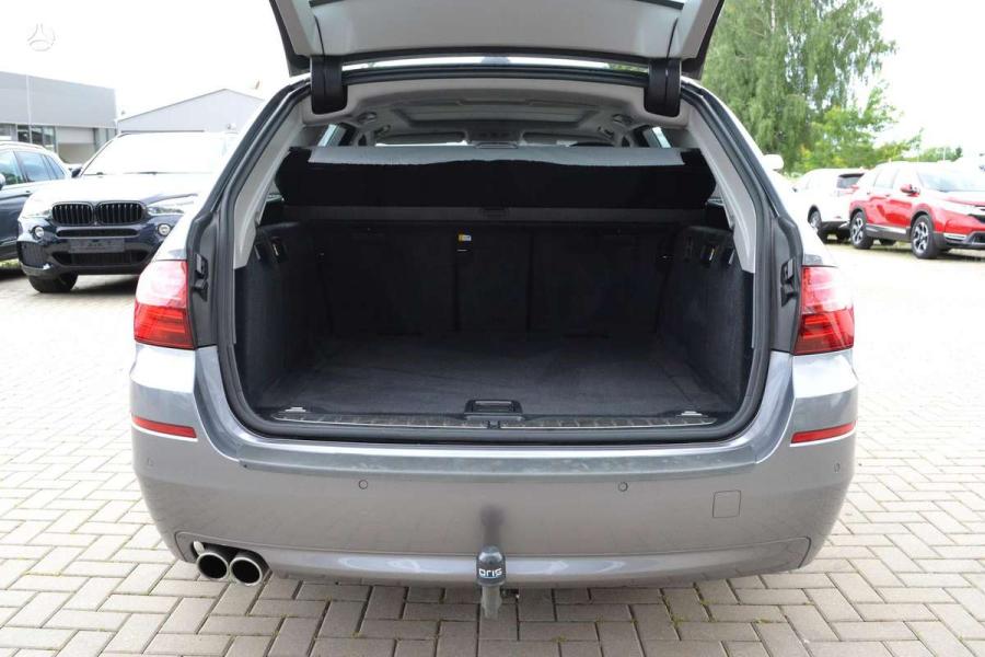 Grey BMW 520 2016 in Vilnius, with an engine capacity of 2.00 L and mileage of 281 thousand km for 12500 €, photo 17 on AUTOMOTO.COM.LV