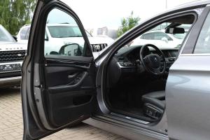 Grey BMW 520 2016 in Vilnius, with an engine capacity of 2.00 L and mileage of 281 thousand km for 12500 €, photo 20 on AUTOMOTO.COM.LV