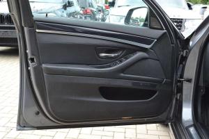 Grey BMW 520 2016 in Vilnius, with an engine capacity of 2.00 L and mileage of 281 thousand km for 12500 €, photo 21 on AUTOMOTO.COM.LV