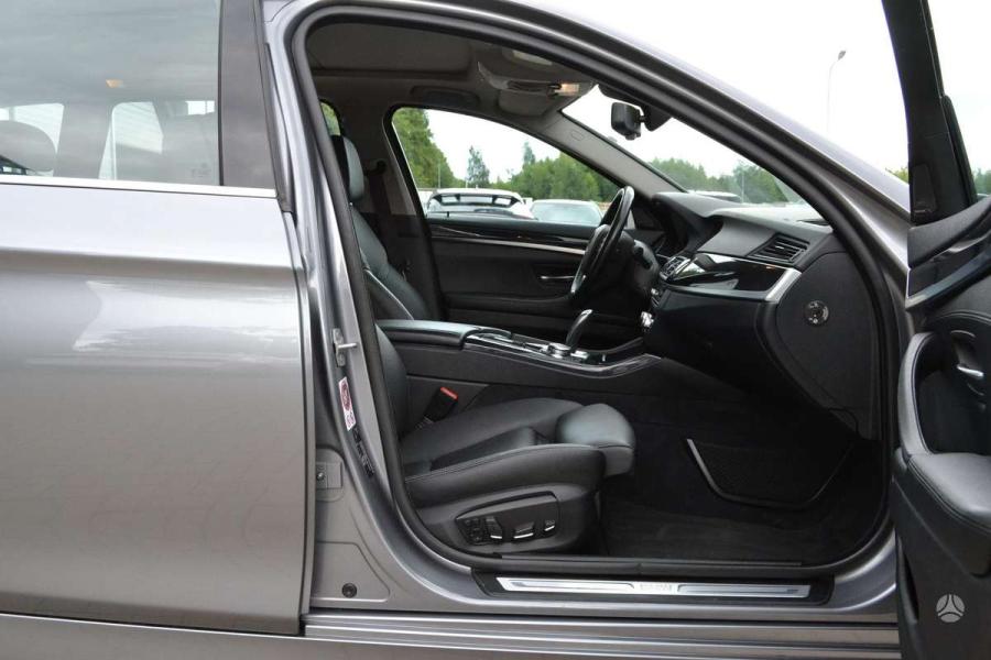 Grey BMW 520 2016 in Vilnius, with an engine capacity of 2.00 L and mileage of 281 thousand km for 12500 €, photo 34 on AUTOMOTO.COM.LV