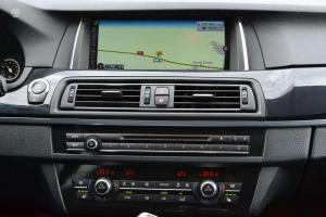 Grey BMW 520 2016 in Vilnius, with an engine capacity of 2.00 L and mileage of 281 thousand km for 12500 €, photo 43 on AUTOMOTO.COM.LV