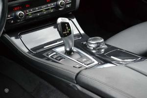 Grey BMW 520 2016 in Vilnius, with an engine capacity of 2.00 L and mileage of 281 thousand km for 12500 €, photo 46 on AUTOMOTO.COM.LV
