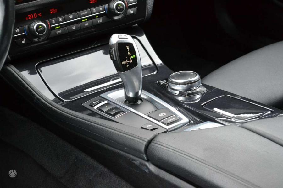 Grey BMW 520 2016 in Vilnius, with an engine capacity of 2.00 L and mileage of 281 thousand km for 12500 €, photo 46 on AUTOMOTO.COM.LV