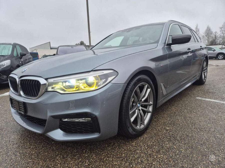 Grey BMW 520 2017 in Utena, with an engine capacity of 2.00 L and mileage of 263 thousand km for 17850 €, photo 1 on AUTOMOTO.COM.LV