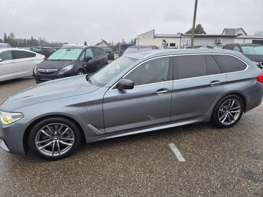 Grey BMW 520 2017 in Utena, with an engine capacity of 2.00 L and mileage of 263 thousand km for 17850 €, photo 7 on AUTOMOTO.COM.LV